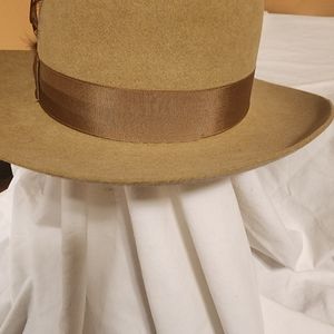 Dobbs | Accessories | Mens Hat Tan Color Preowned Size 7 2 With Hat Box ...